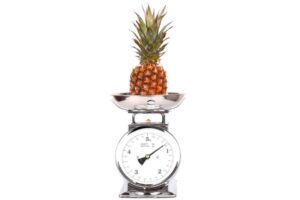 【獣医師監修】犬がパイナップルを食べても大丈夫？与える量や効果、注意点も | INUNAVI（いぬなび）